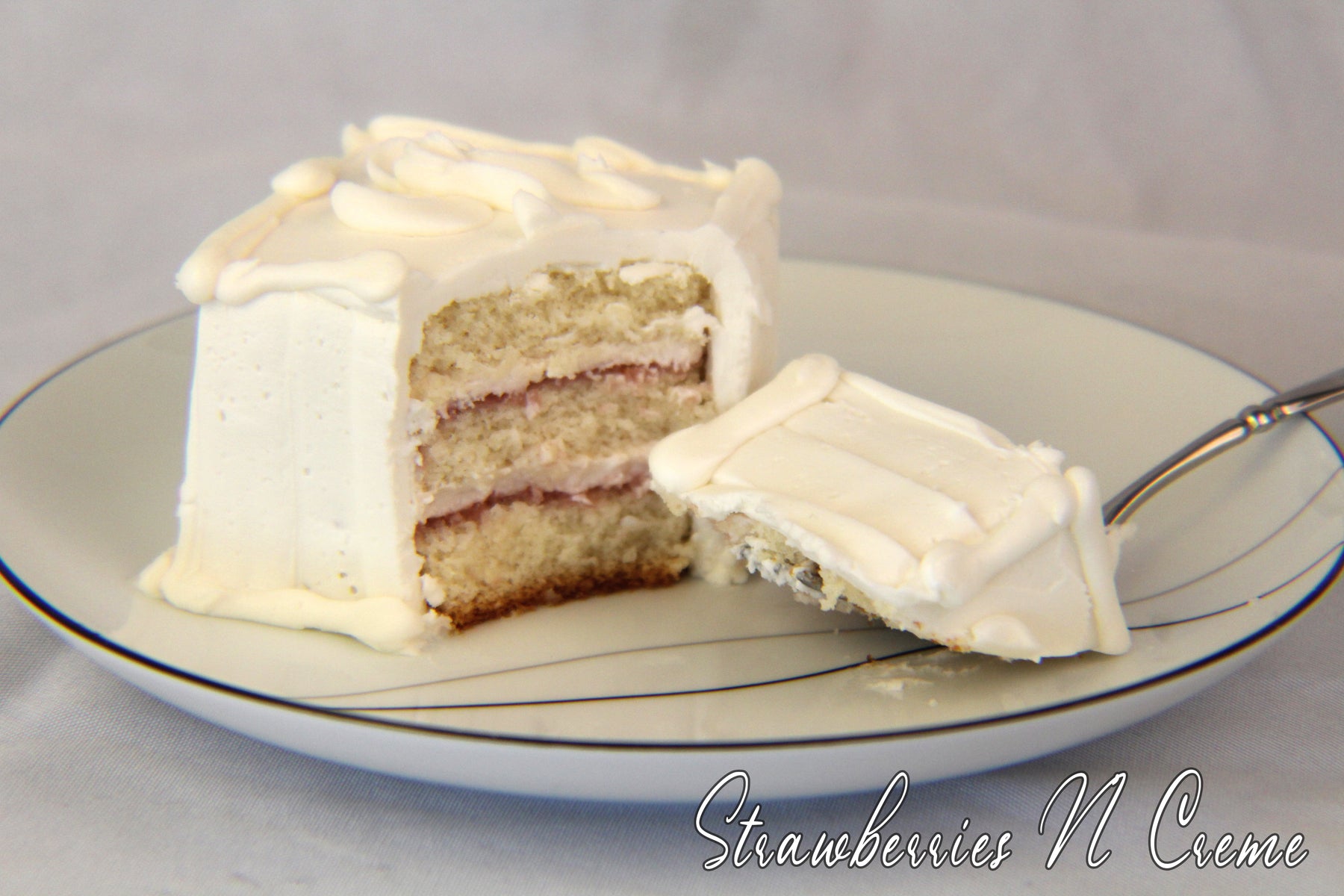 Personal Box Cake – Eston's Bakery